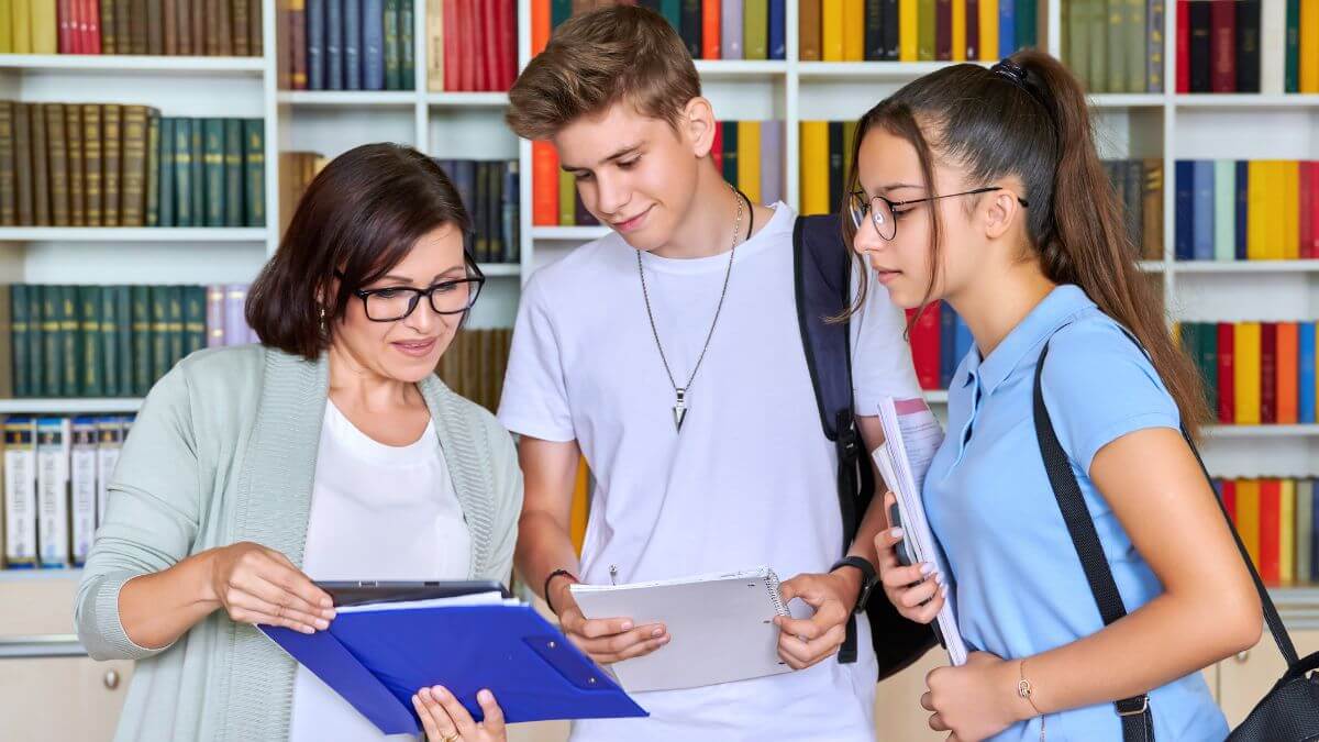 Docenti tutor alle superiori: in arrivo 40mila nuove assunzioni